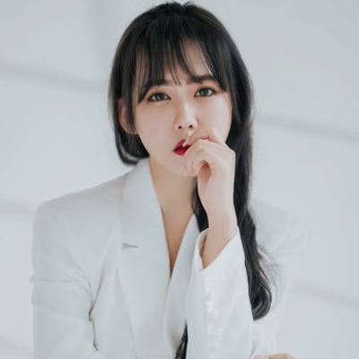 Nina 倪娜/崩壞的英文老師